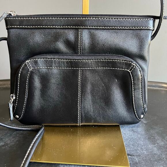 Ili New York | Bags | Ili New York Black Leather Rfid Crossbody Bag ...